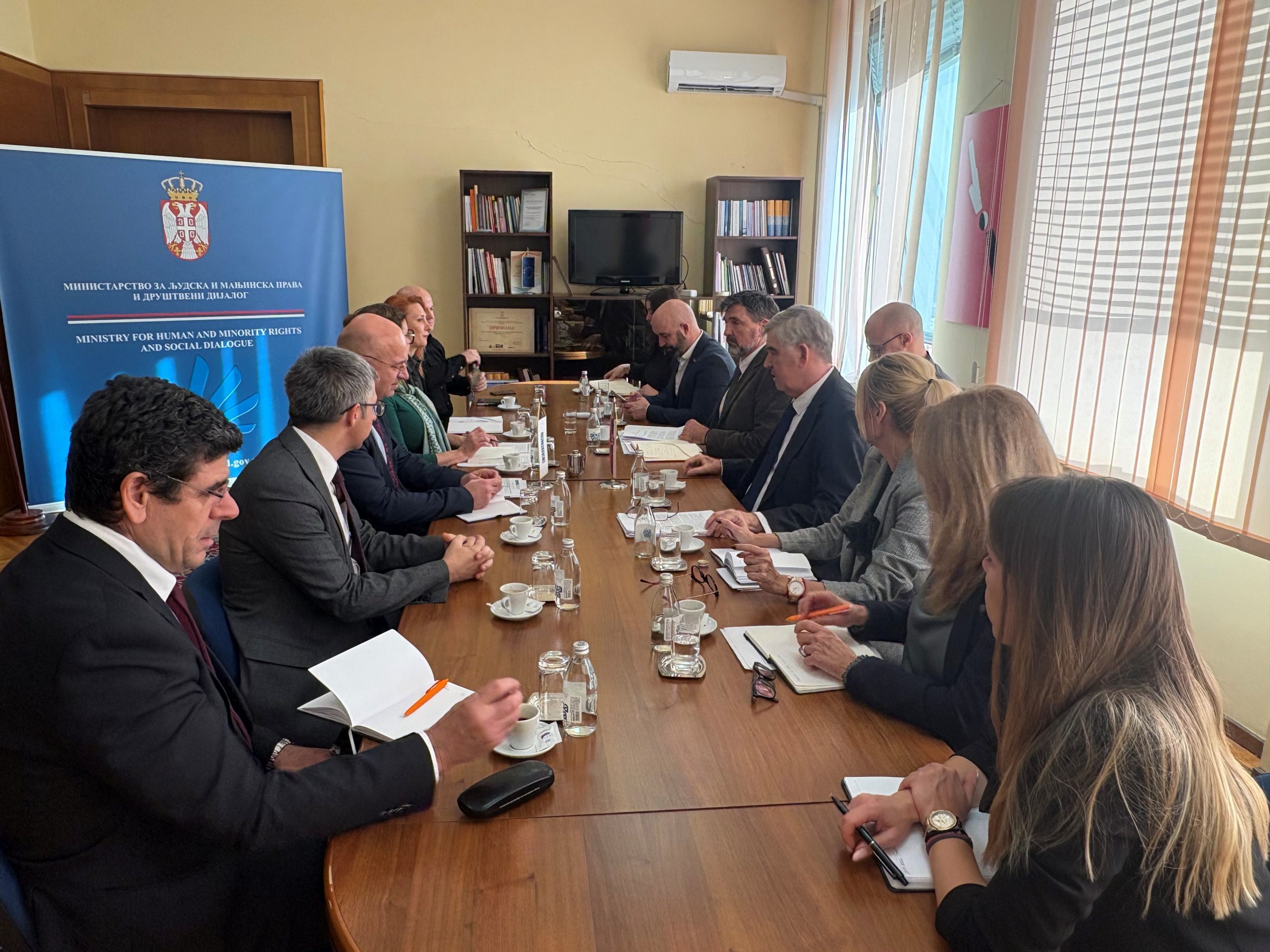 BERIŠA: UNAPREĐENJE PRAVA MANJINA I JAČANJE SARADNJE SA OEBS-OM - TV ...